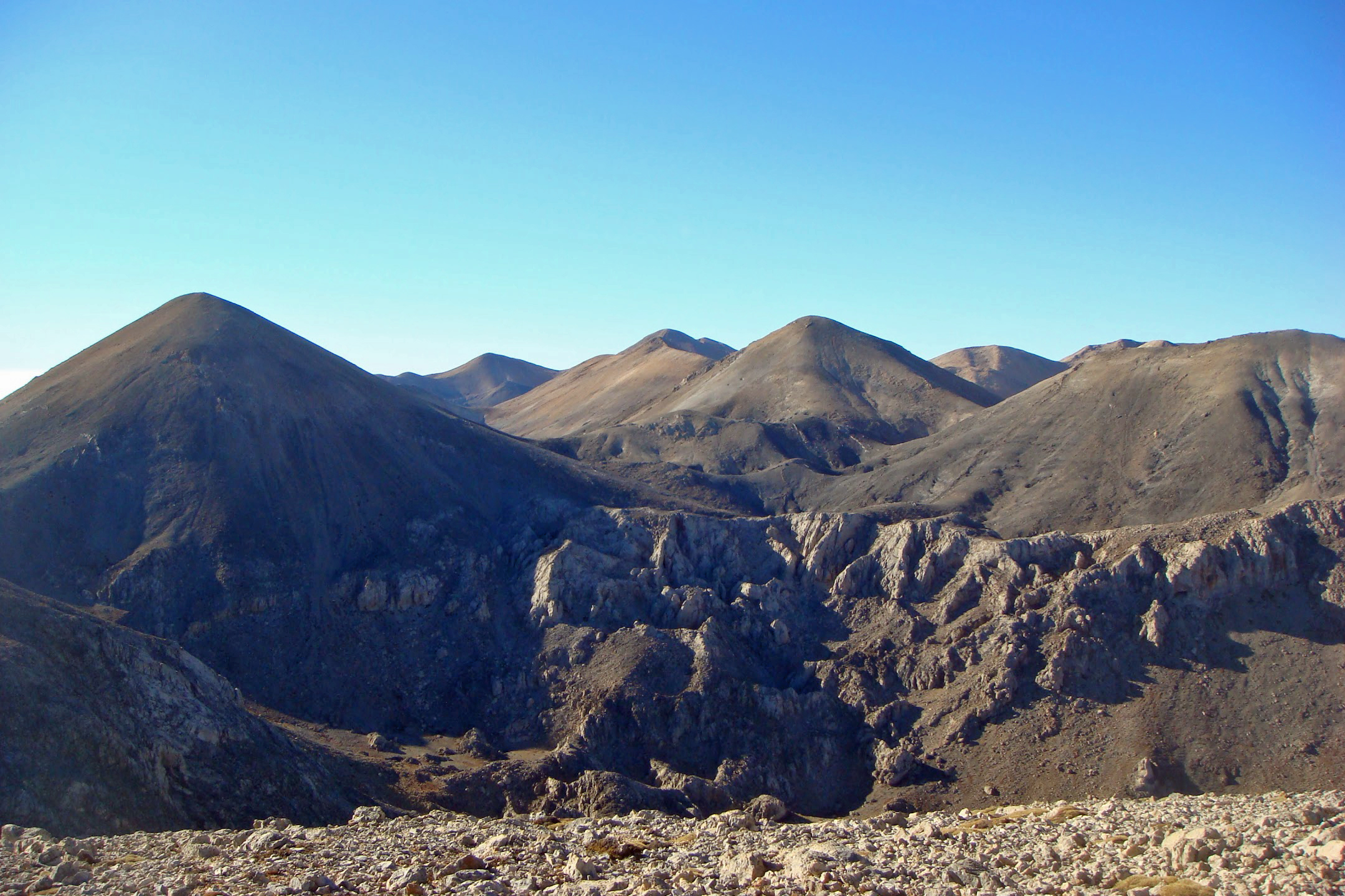 Le massif montagneux et le parc national des Montagnes Blanches (Lefká ...